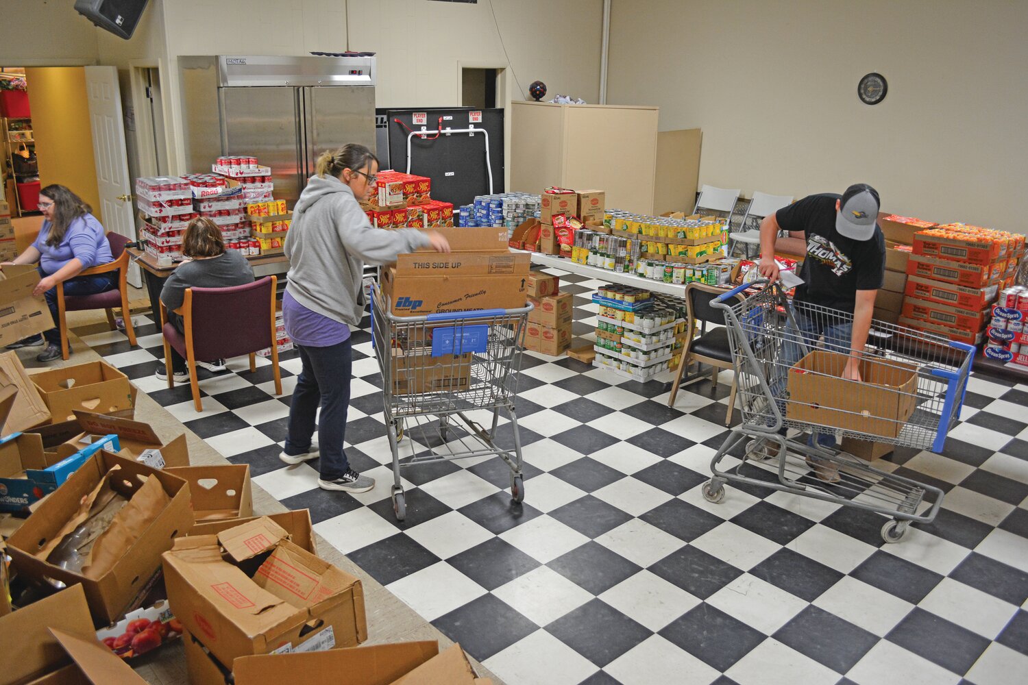 Cloud County Resource Center gives back during the holidays - Concordia ...