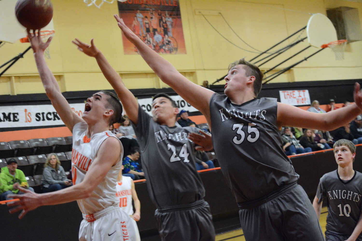 Third-quarter surge sends Tigers past NEVC | Bolivar Herald Free-Press