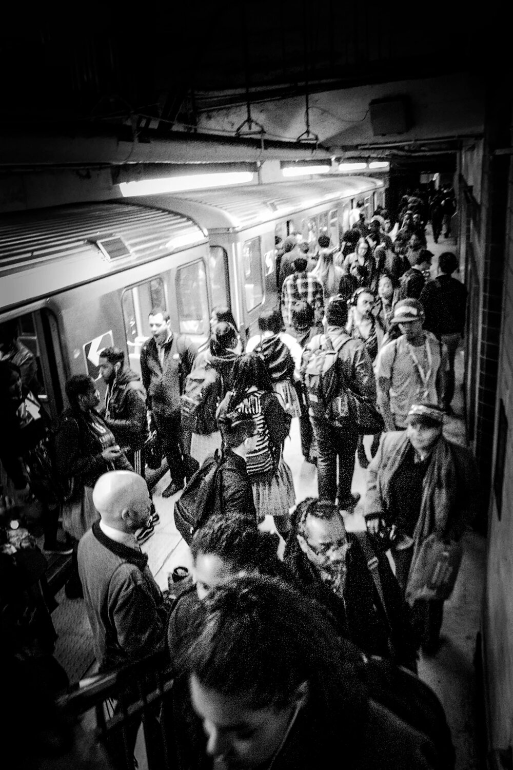 Hiller captures Philadelphia commute in black and white | The Chestnut ...
