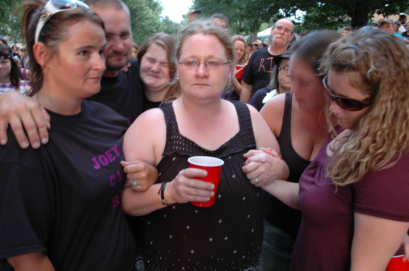 Remembering Joey Clay: Hundreds gather for sunset vigil to pay tribute ...