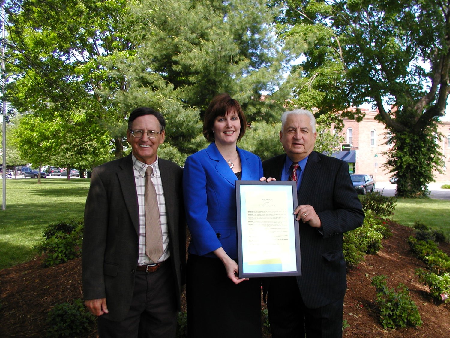 Commissioners recognize National Crime Victims Week | Christian County ...