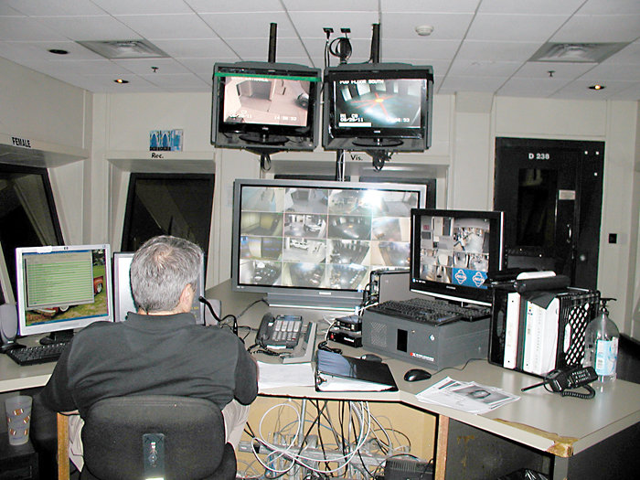 Jail squeezing inmates into closets | Christian County Headliner News