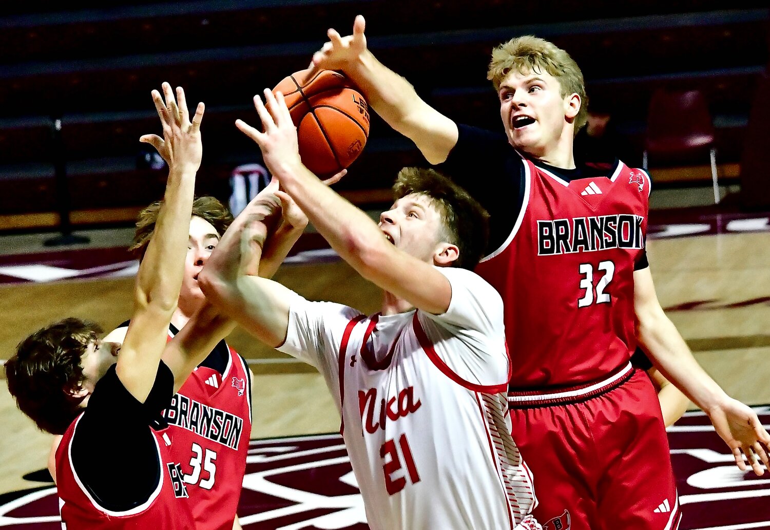 McKnight's 'and-1s' help add up to 1,000 points, as Eagles make Gold ...