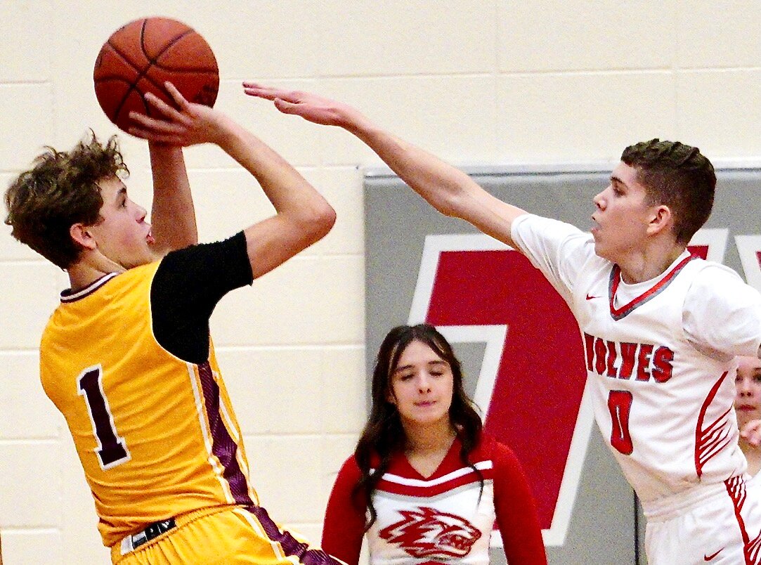 Burk teams with Spokane freshmen to help give Owls sweep of Reeds ...