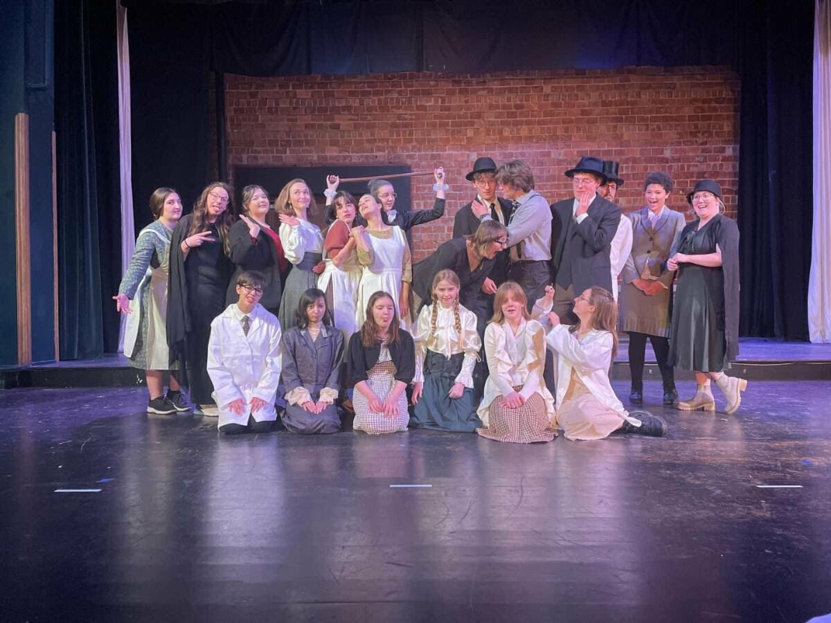 "Radium Girls" lights up the stage - Harrison Daily