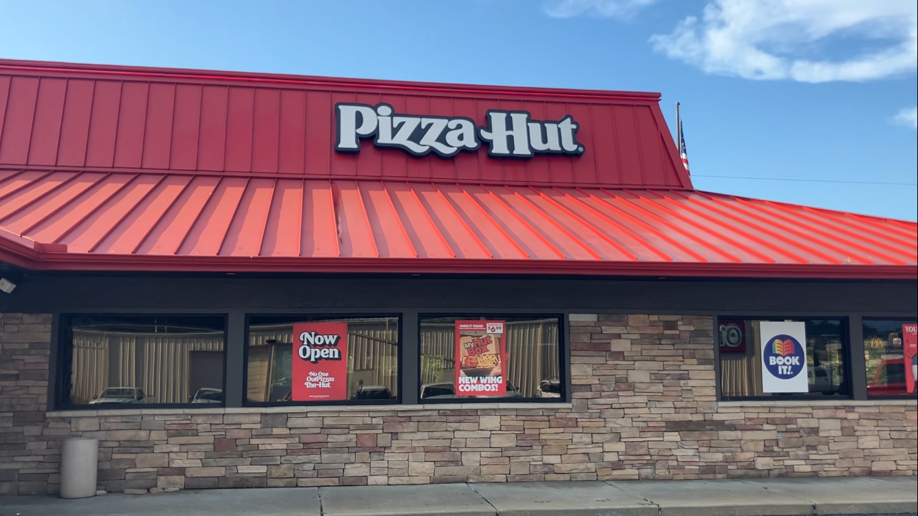 Local Pizza Hut gets nostalgic update - Harrison Daily