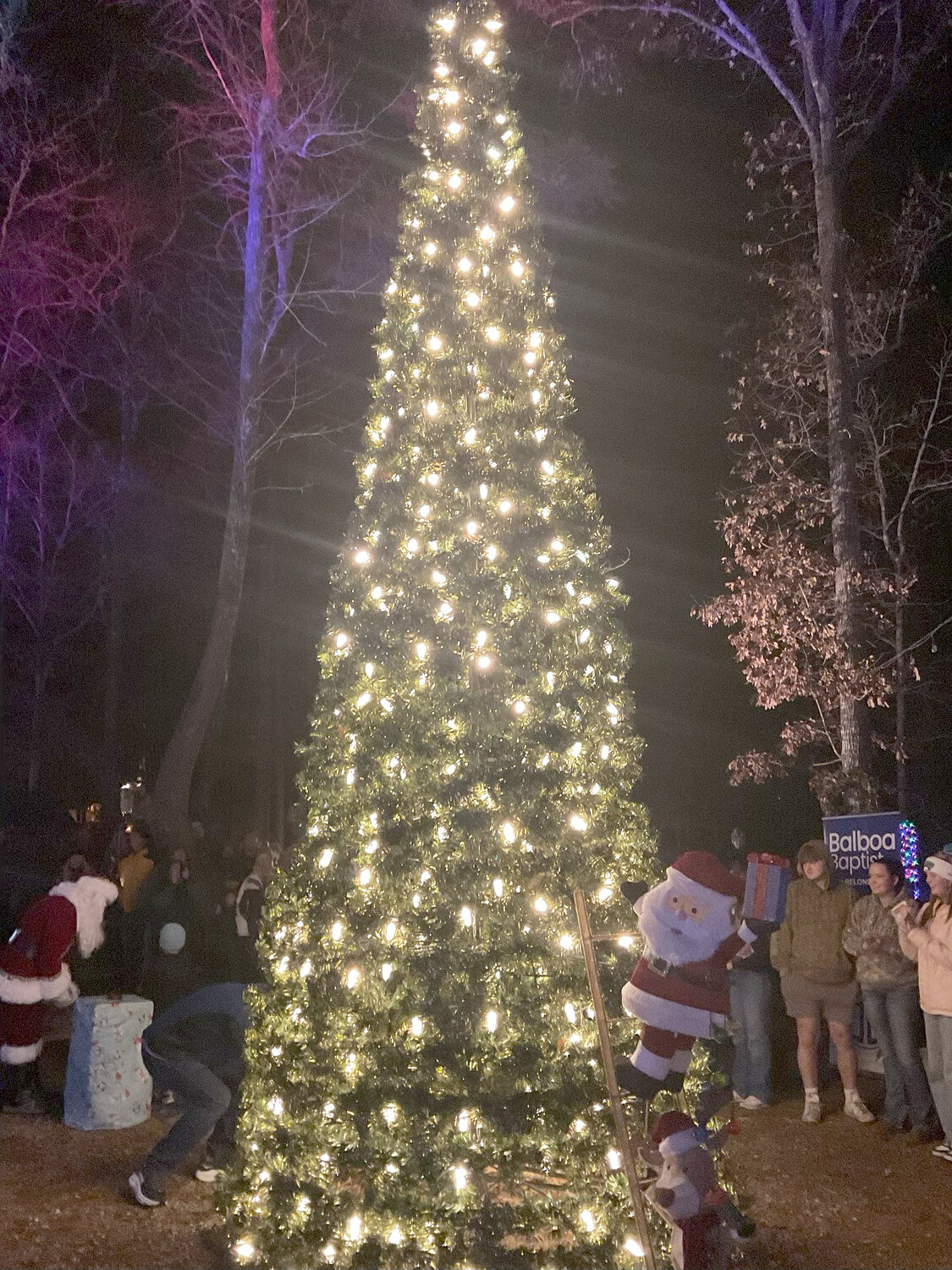 Lighting Up the Night: Grove Park’s Holiday Celebration - Hot Springs ...