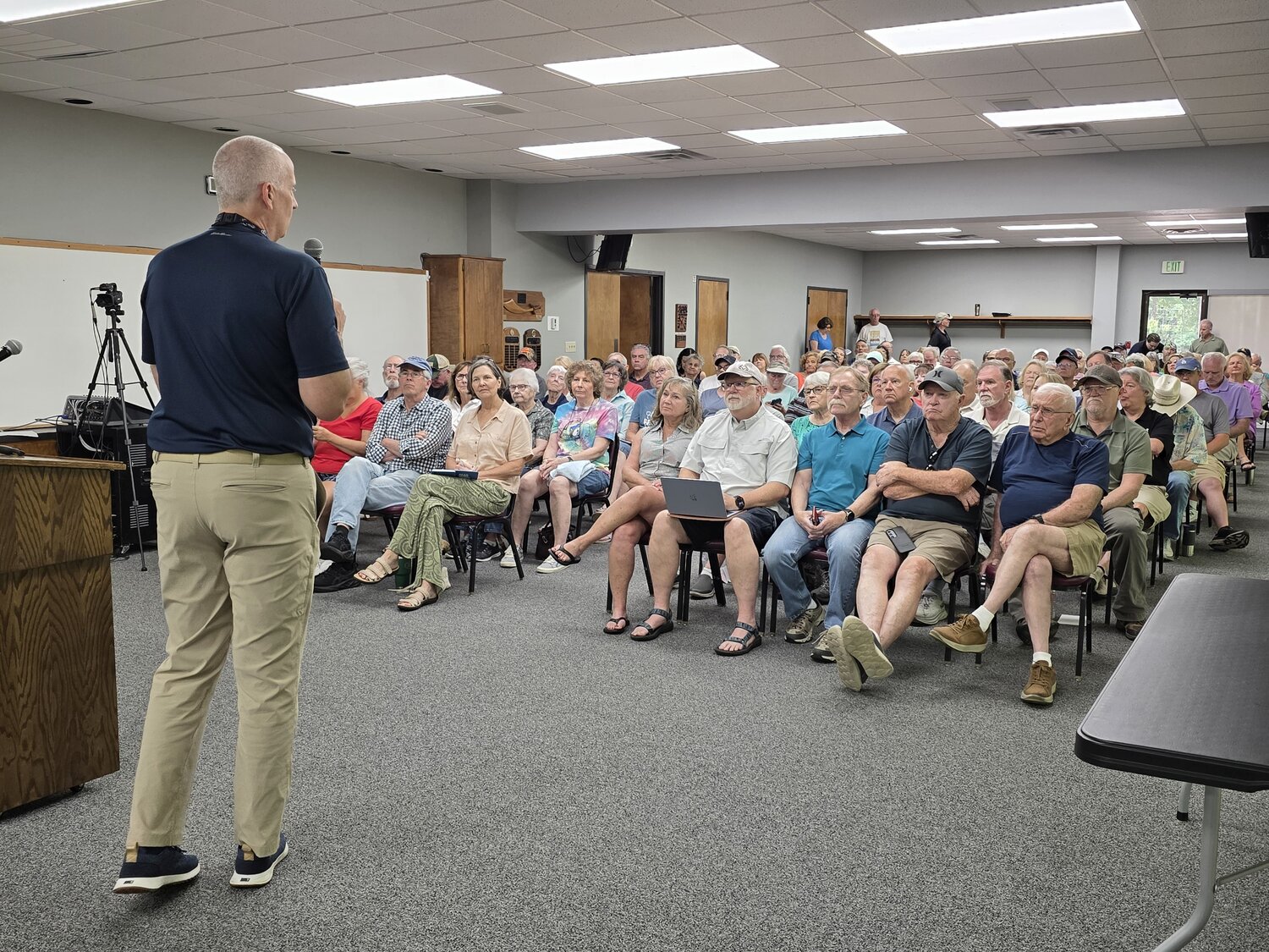 Lakes Committee hears update on vegetation problems - Hot Springs ...