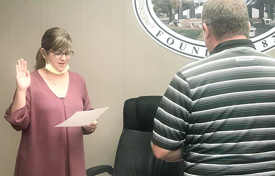 Hillsboro Swears In First Female Mayor | The Journal-News