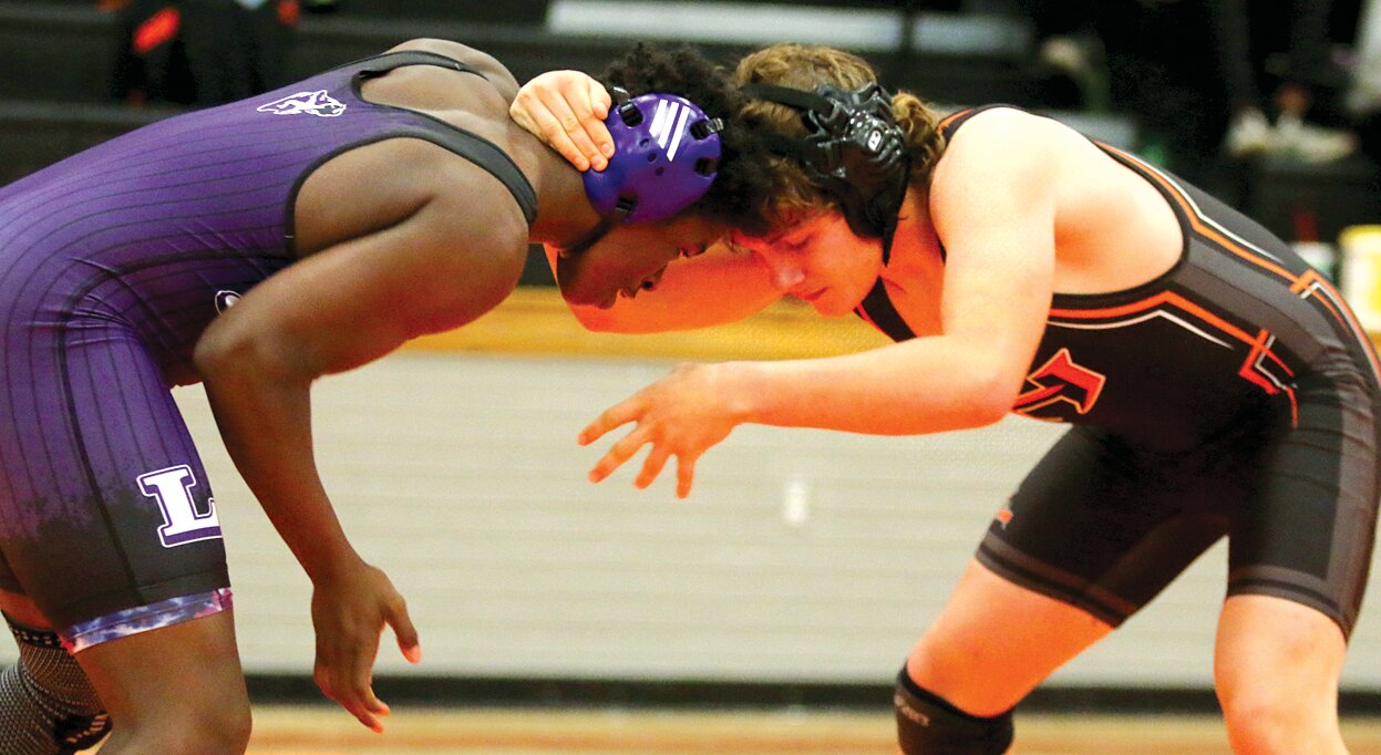 Toppers, Panthers Take It To The Mats | The Journal-News
