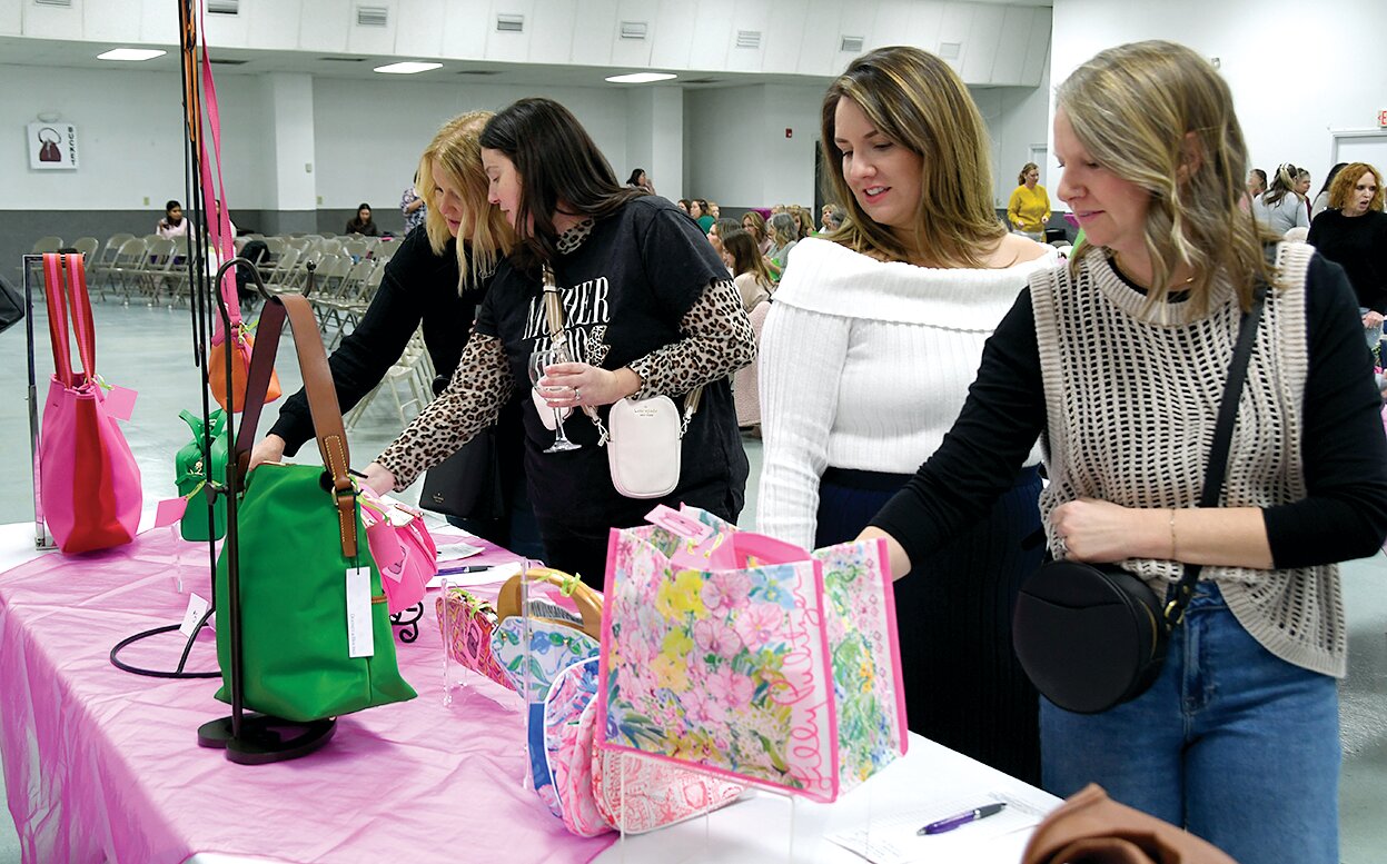 Purse Auction Sets New Record | The Journal-News