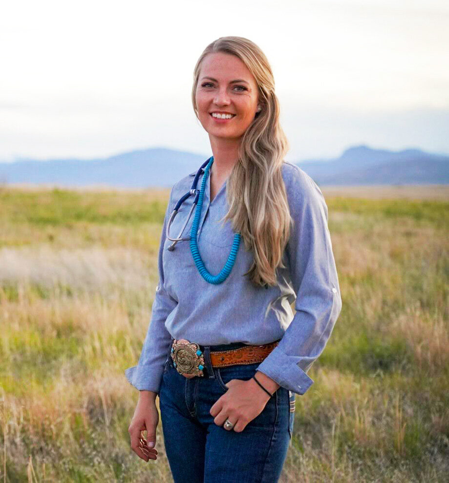 COLORADO VET CLINIC WELCOMES NEW VETERINARIAN - The Leader