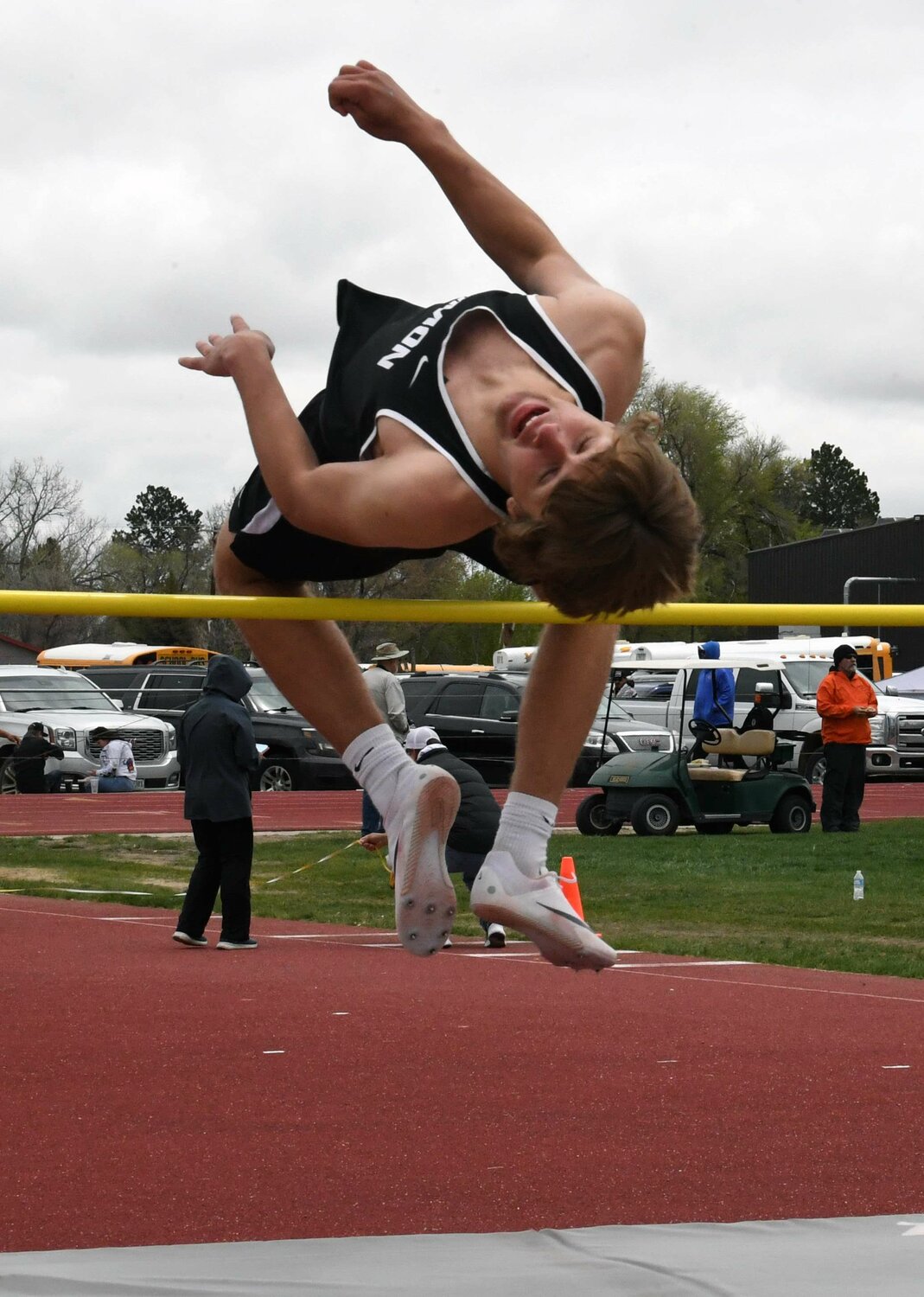 BADGERS SEND 20 ATHLETES TO STATE TRACK MEET - The Leader