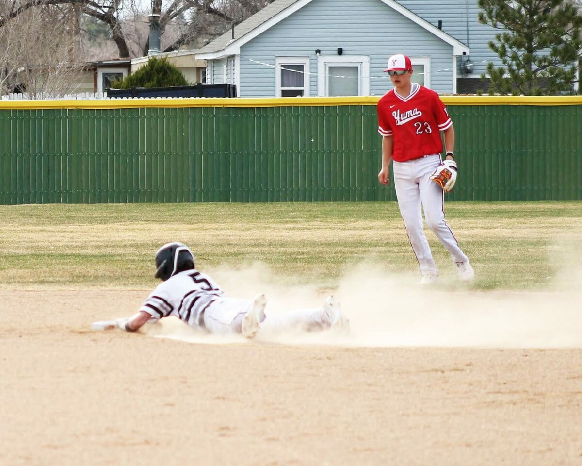 BADGERS EARNED THREE LOPSIDED WINS IN BASEBALL GAMES - The Leader