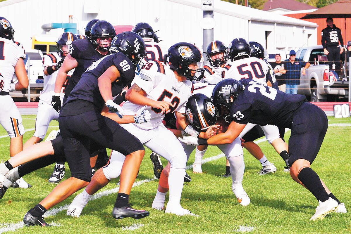 Badgers dominate homecoming football game with lopsided victory over ...