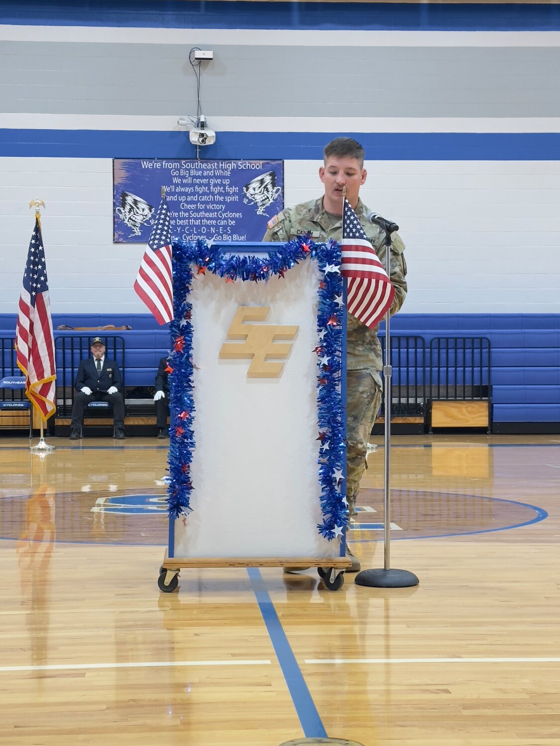 Southeast honors veterans - Torrington Telegram