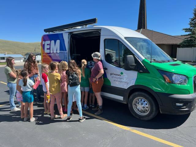 Girls Scouts’ STEM van visits Kemmerer - Kemmerer Gazette