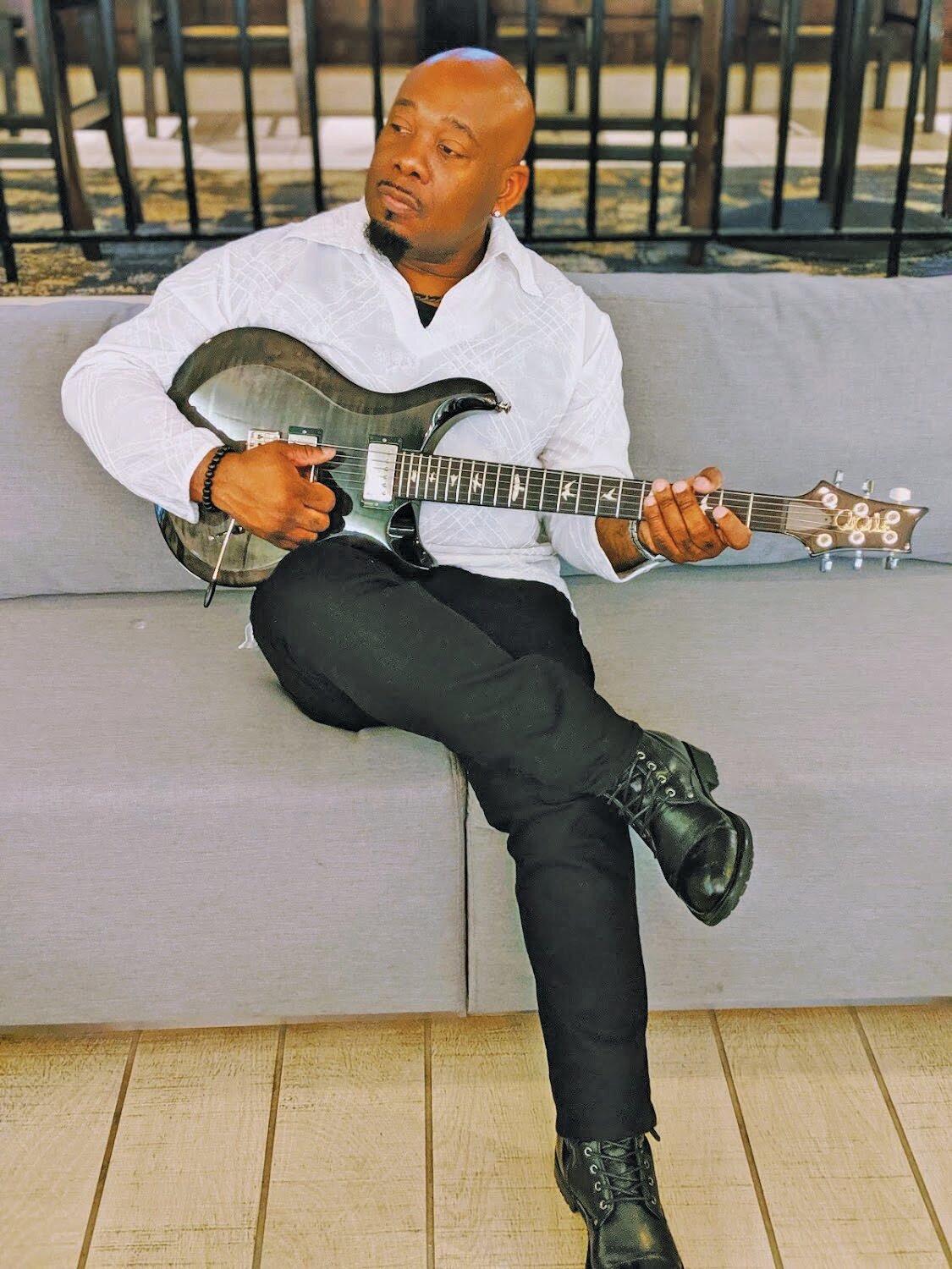 Jazz guitarist Terence Young to perform - The People Sentinel
