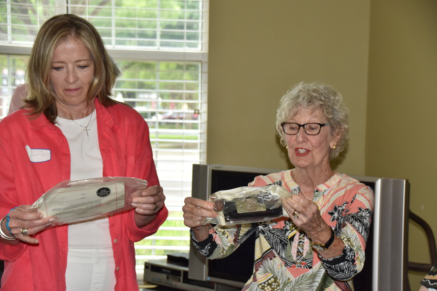 Lost time capsule opened after 40 years - The People Sentinel