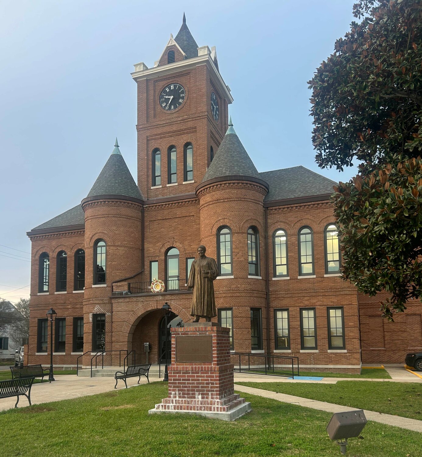 News - Pointe Coupee Banner