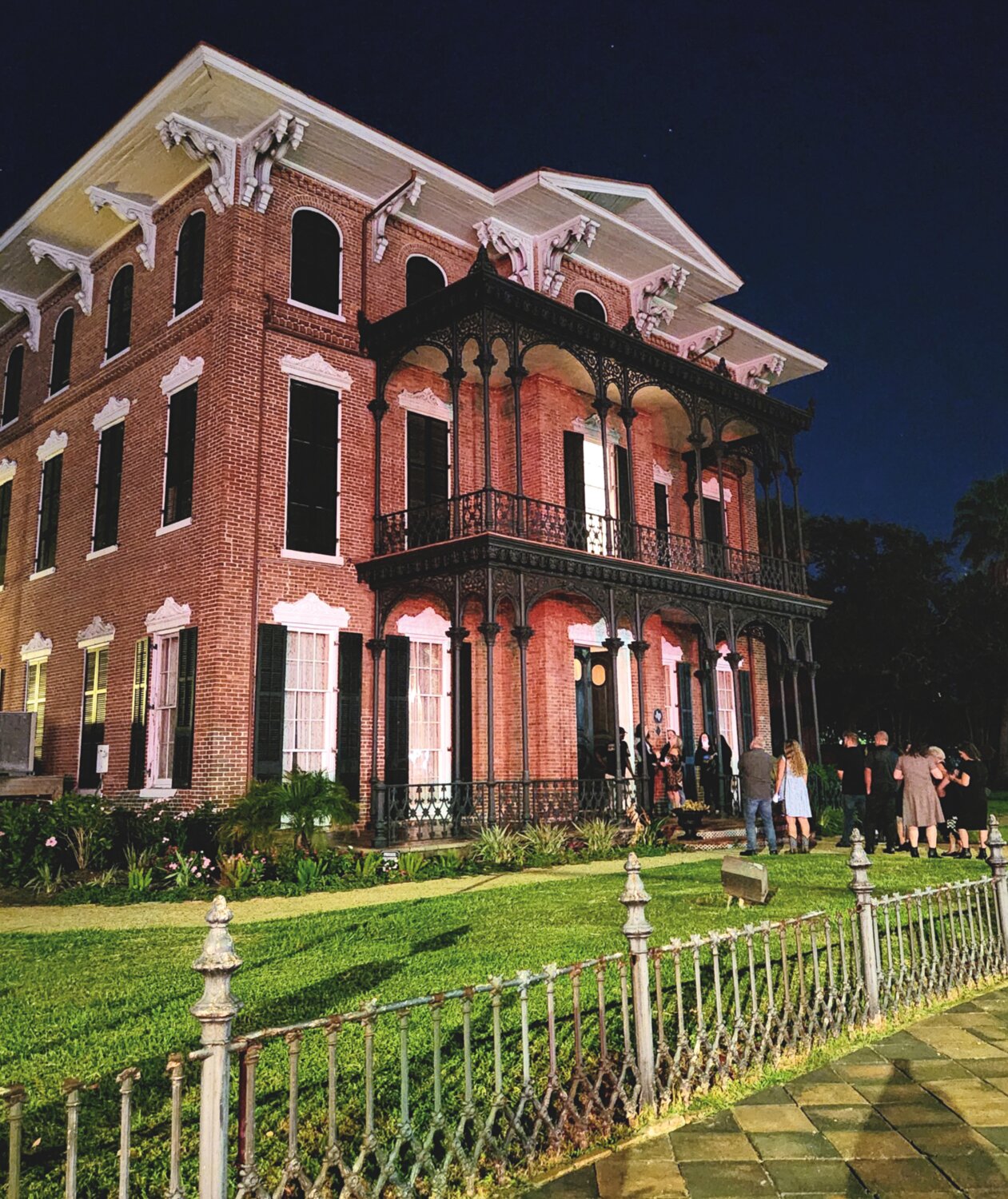 An evening at the Edgar Allan Poe Speakeasy - East Texan