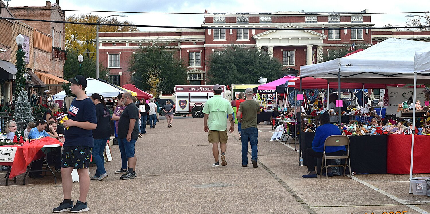 Groveton becomes holiday central - Trinity County News-Standard