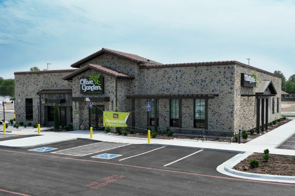Springfield's 2nd Olive Garden to open as Sunshine Towne Center ...