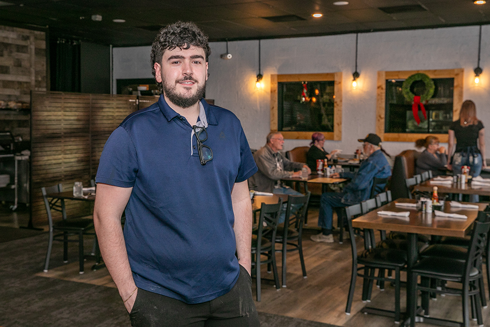 New restaurant serving breakfast and lunch opens on West Chestnut ...