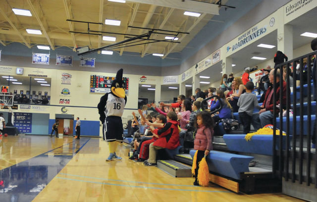 SFCC surge late, defeat Quakerville Prep 87-81 | Sedalia Democrat