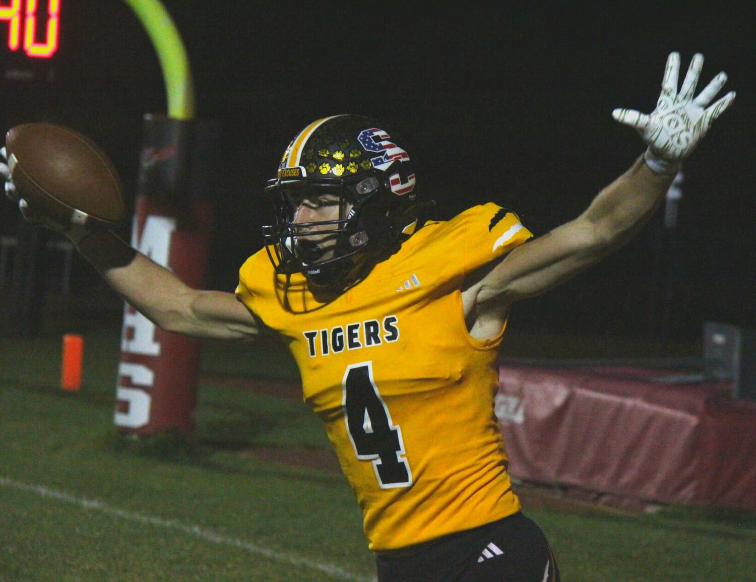 Tigers stomp Marshall in regular season finale | Sedalia Democrat