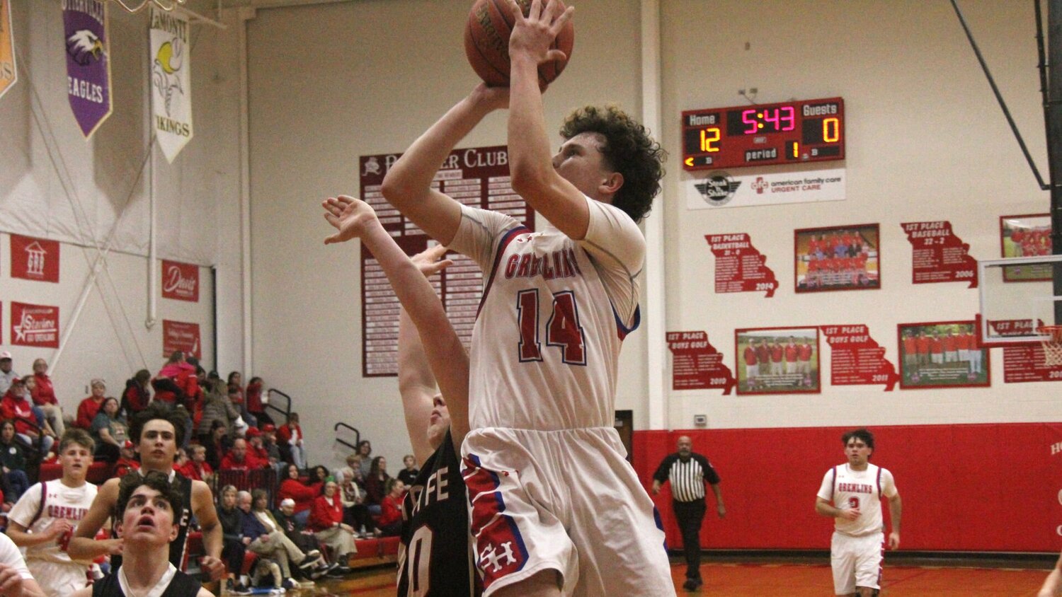 Sacred Heart boys celebrate upcoming holiday with victory over Santa Fe ...