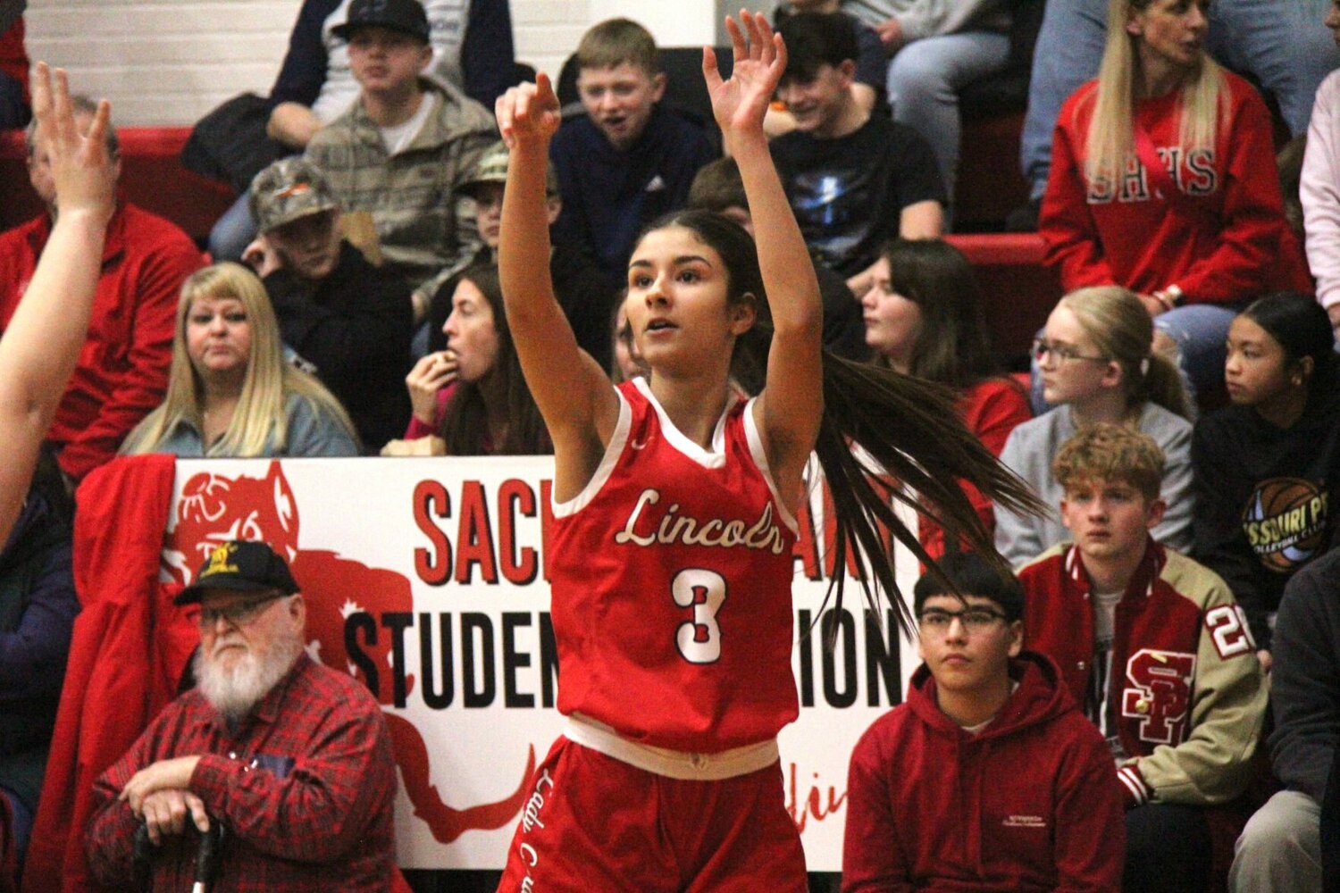 Lincoln girls stay hot, roll over Sacred Heart | Sedalia Democrat