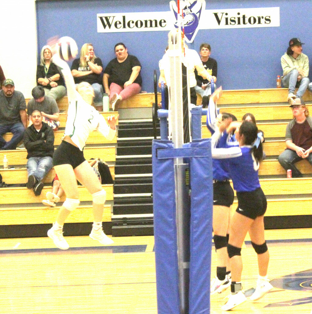 Monte Vista holds off Center rally - The Alamosa News