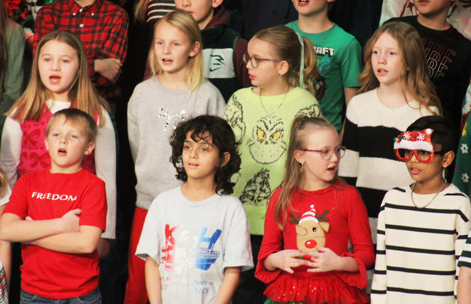 Scenes and video from Eldon Fourth Grade Christmas program - "Here ...